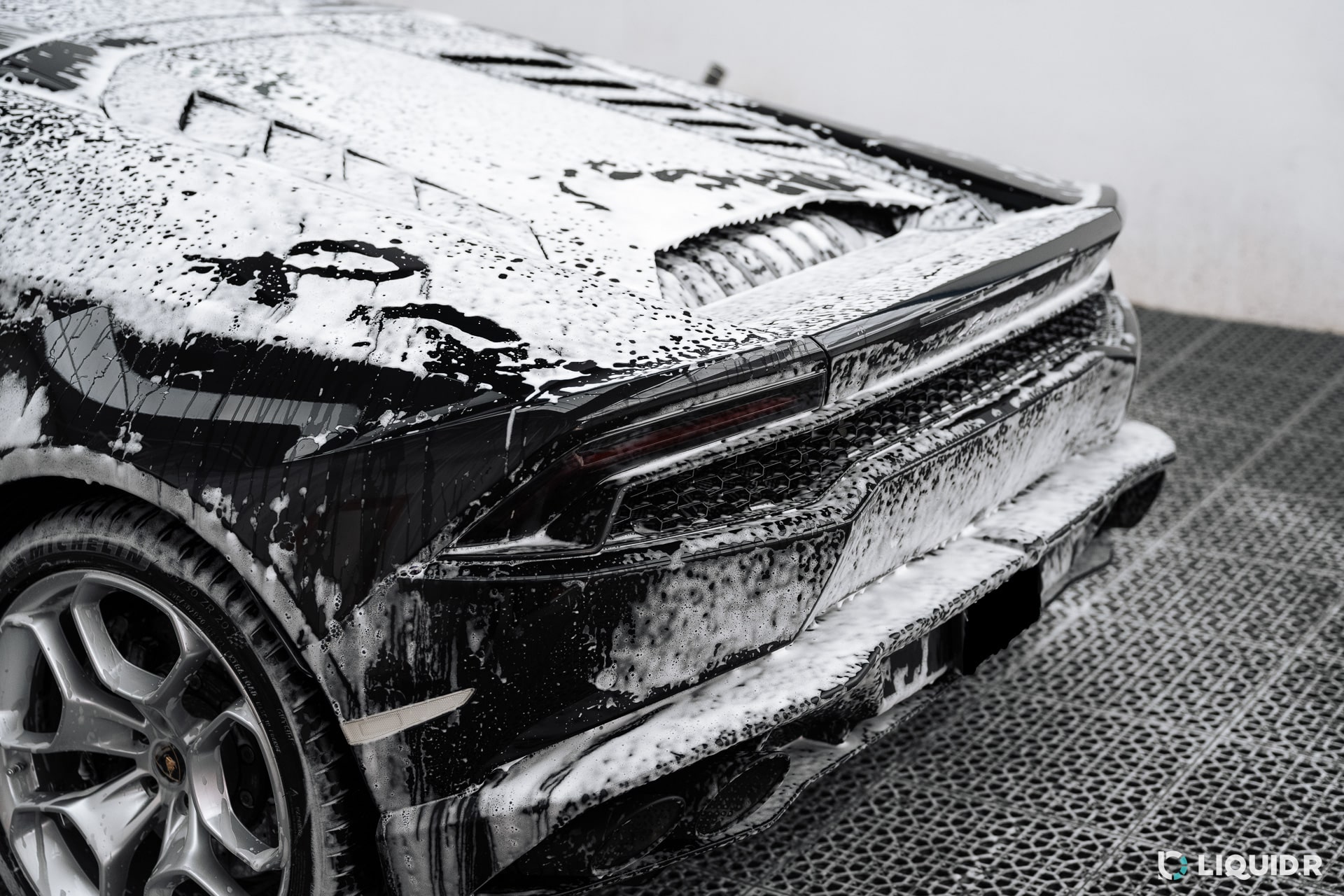 Dos and Don'ts of Cleaning a Ceramic Coated Vehicle | Liquid R
